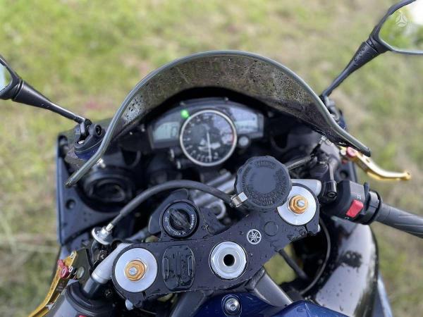 Yamaha R1 2004 Viļņa, ar dzinēja tilpumu 1.00 L un nobraukumu 32 tūkst. km par 3800 €, foto 7 vietnē AUTOMOTO.COM.LV