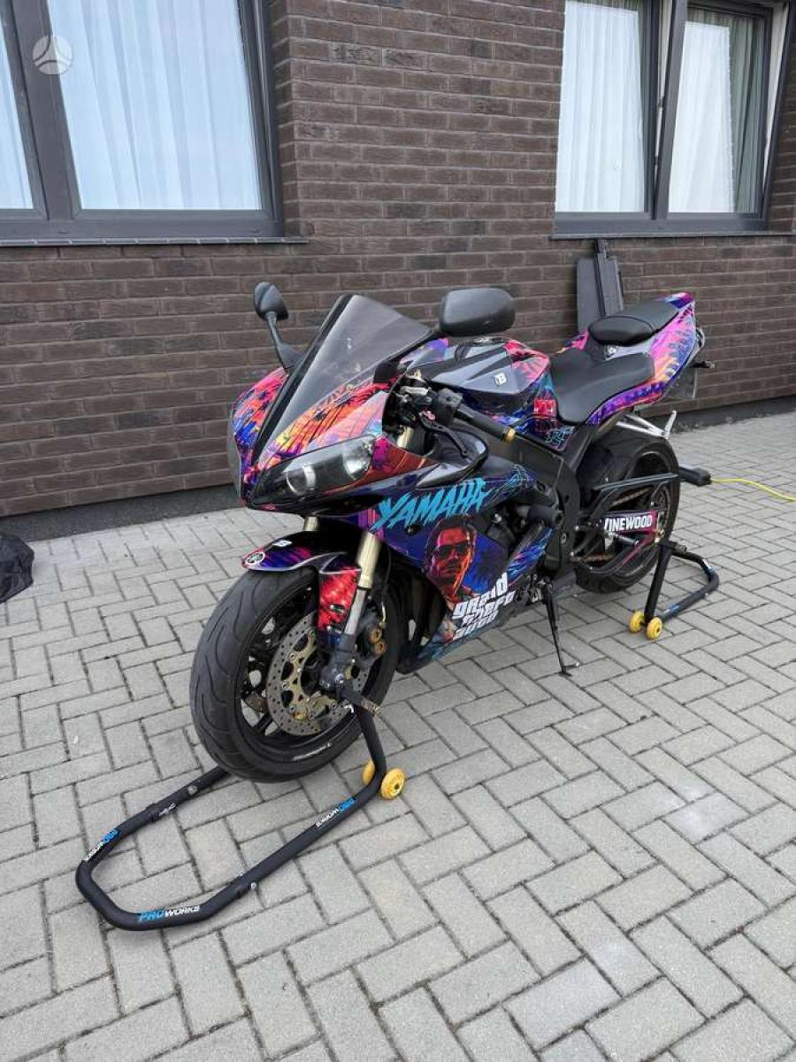 Yamaha R1 2004 in Klaipeda, with an engine capacity of 1.00 L and mileage of 36 thousand km for 5700 €, photo 1 on AUTOMOTO.COM.LV