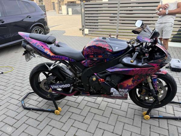 Yamaha R1 2004 in Klaipeda, with an engine capacity of 1.00 L and mileage of 36 thousand km for 5700 €, photo 3 on AUTOMOTO.COM.LV