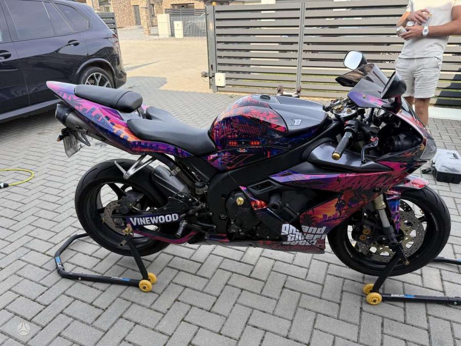Yamaha R1 2004 in Klaipeda, with an engine capacity of 1.00 L and mileage of 36 thousand km for 5700 €, photo 4 on AUTOMOTO.COM.LV
