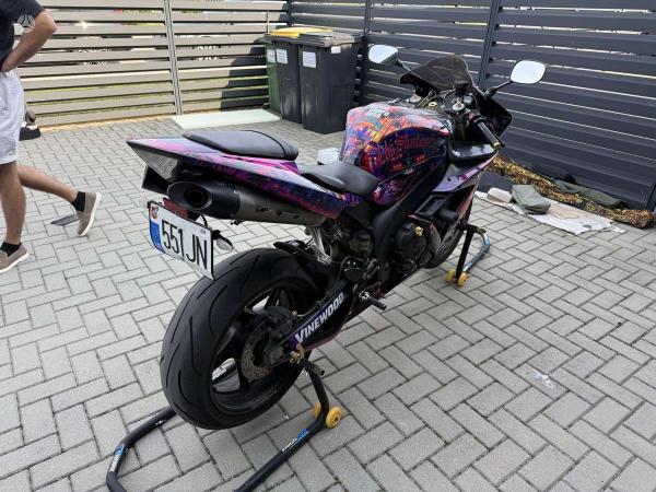 Yamaha R1 2004 in Klaipeda, with an engine capacity of 1.00 L and mileage of 36 thousand km for 5700 €, photo 4 on AUTOMOTO.COM.LV