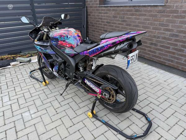 Yamaha R1 2004 in Klaipeda, with an engine capacity of 1.00 L and mileage of 36 thousand km for 5700 €, photo 5 on AUTOMOTO.COM.LV