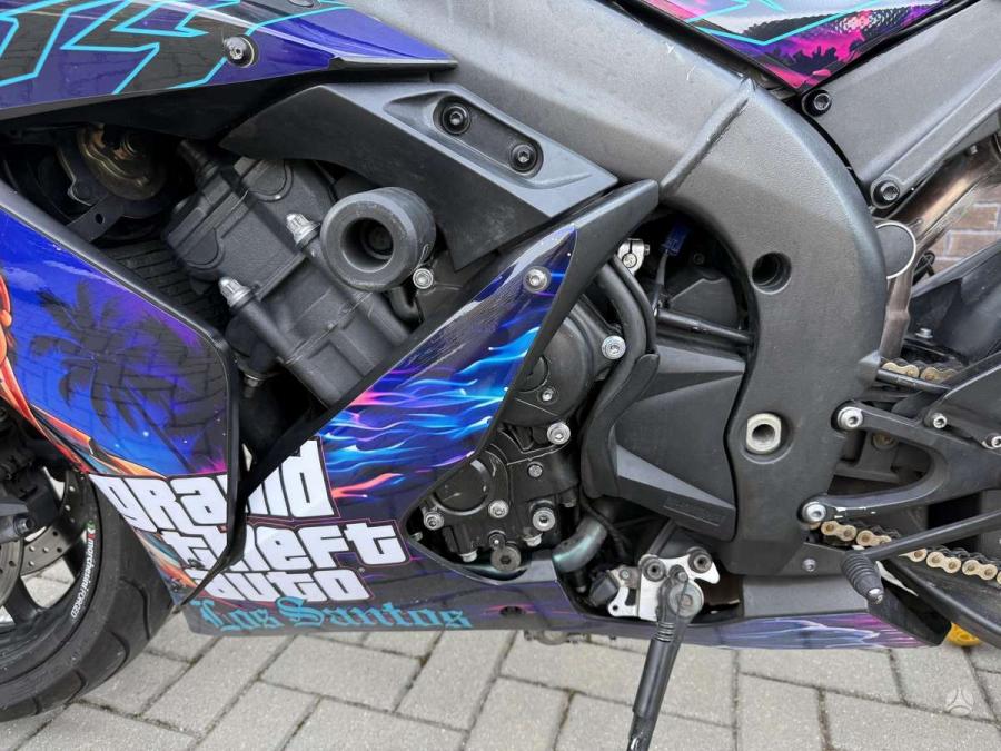 Yamaha R1 2004 in Klaipeda, with an engine capacity of 1.00 L and mileage of 36 thousand km for 5700 €, photo 9 on AUTOMOTO.COM.LV