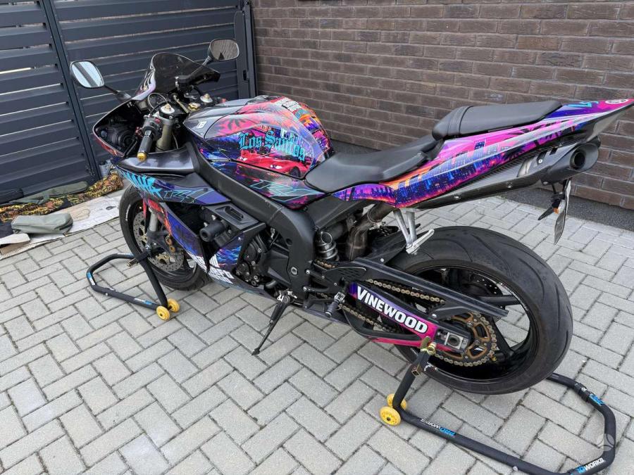 Yamaha R1 2004 in Klaipeda, with an engine capacity of 1.00 L and mileage of 36 thousand km for 5700 €, photo 16 on AUTOMOTO.COM.LV