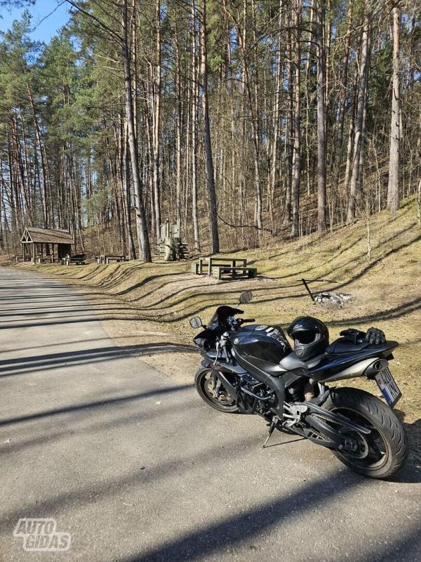 Yamaha R1 2005 Viļņa, ar dzinēja tilpumu 0.00 L un nobraukumu 0 tūkst. km par 3700 €, foto 2 vietnē AUTOMOTO.COM.LV