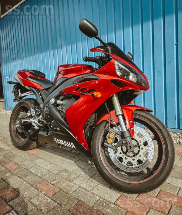 Yamaha R1 2005 Rīga, ar dzinēja tilpumu 1.00 L un nobraukumu 0 tūkst. km par 4800 €, foto 1 vietnē AUTOMOTO.COM.LV