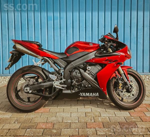 Yamaha R1 2005 Rīga, ar dzinēja tilpumu 1.00 L un nobraukumu 0 tūkst. km par 4800 €, foto 2 vietnē AUTOMOTO.COM.LV