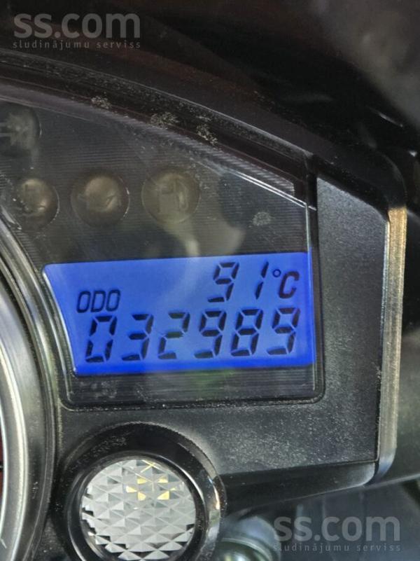 Yamaha R1 2005 Rīga, ar dzinēja tilpumu 1.00 L un nobraukumu 0 tūkst. km par 4800 €, foto 7 vietnē AUTOMOTO.COM.LV