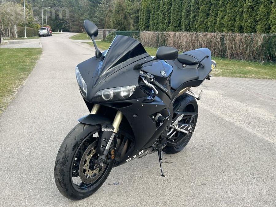 Yamaha R1 2005 Liepāja, ar dzinēja tilpumu 1.00 L un nobraukumu 0 tūkst. km par 4990 €, foto 1 vietnē AUTOMOTO.COM.LV