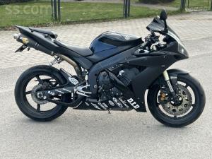 Yamaha R1 2005 Liepāja, ar dzinēja tilpumu 1.00 L un nobraukumu 0 tūkst. km par 4990 €, foto 4 vietnē AUTOMOTO.COM.LV