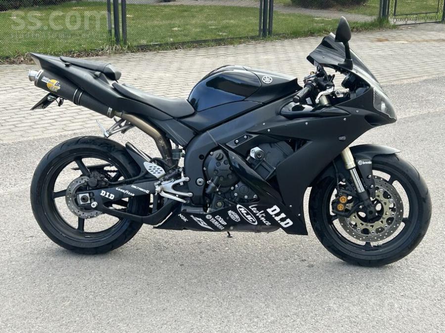 Yamaha R1 2005 Liepāja, ar dzinēja tilpumu 1.00 L un nobraukumu 0 tūkst. km par 4990 €, foto 4 vietnē AUTOMOTO.COM.LV