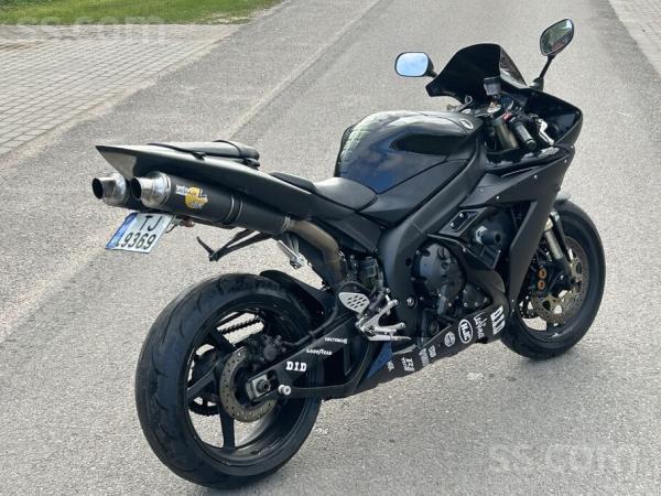 Yamaha R1 2005 Liepāja, ar dzinēja tilpumu 1.00 L un nobraukumu 0 tūkst. km par 4990 €, foto 4 vietnē AUTOMOTO.COM.LV