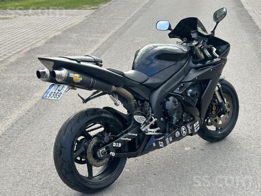 Yamaha R1 2005 Liepāja, ar dzinēja tilpumu 1.00 L un nobraukumu 0 tūkst. km par 4990 €, foto 5 vietnē AUTOMOTO.COM.LV