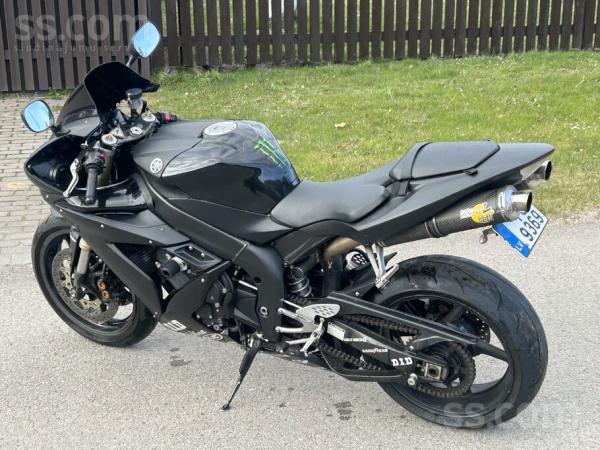 Yamaha R1 2005 Liepāja, ar dzinēja tilpumu 1.00 L un nobraukumu 0 tūkst. km par 4990 €, foto 5 vietnē AUTOMOTO.COM.LV