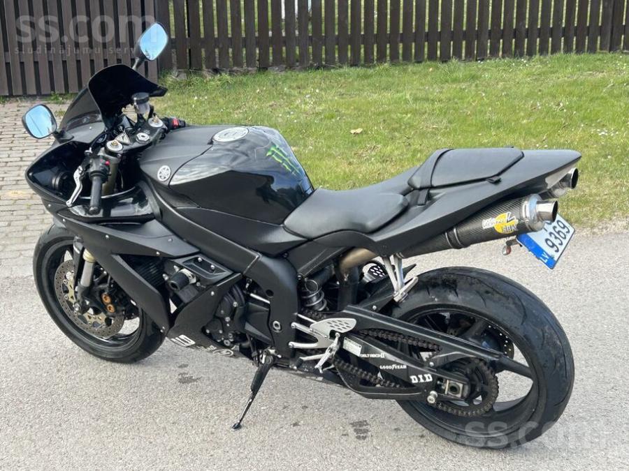 Yamaha R1 2005 Liepāja, ar dzinēja tilpumu 1.00 L un nobraukumu 0 tūkst. km par 4990 €, foto 6 vietnē AUTOMOTO.COM.LV