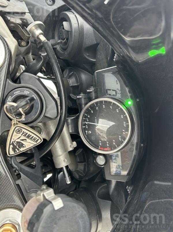 Yamaha R1 2005 Liepāja, ar dzinēja tilpumu 1.00 L un nobraukumu 0 tūkst. km par 4990 €, foto 8 vietnē AUTOMOTO.COM.LV