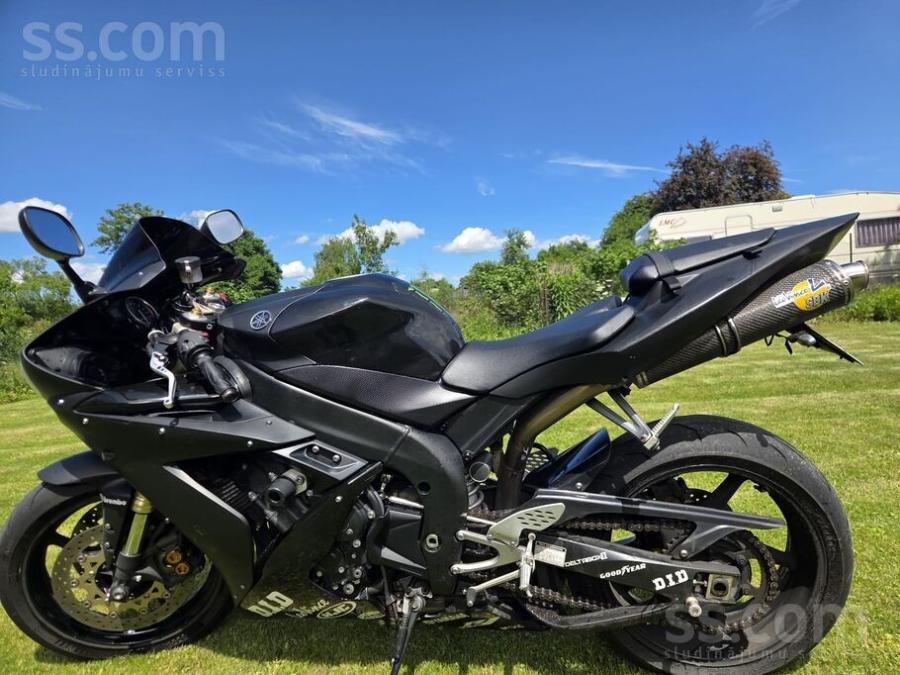 Yamaha R1 2005 in Liepaja, with an engine capacity of 0.13 L and mileage of 0 thousand km for 4500 €, photo 3 on AUTOMOTO.COM.LV