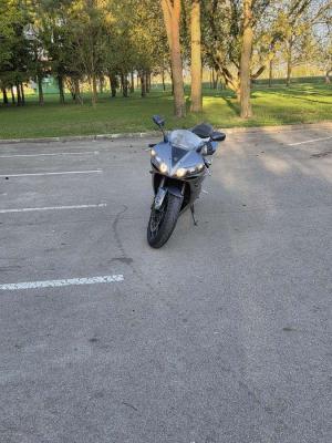 Yamaha R1 2005 Joniškis, ar dzinēja tilpumu 1.00 L un nobraukumu 24 tūkst. km par 3500 €, foto 3 vietnē AUTOMOTO.COM.LV