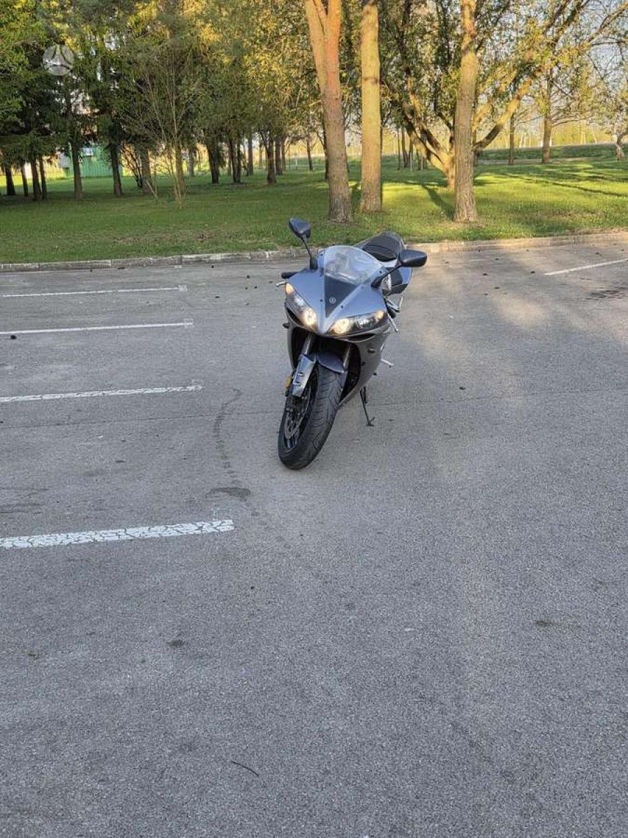 Yamaha R1 2005 Joniškis, ar dzinēja tilpumu 1.00 L un nobraukumu 24 tūkst. km par 3500 €, foto 3 vietnē AUTOMOTO.COM.LV
