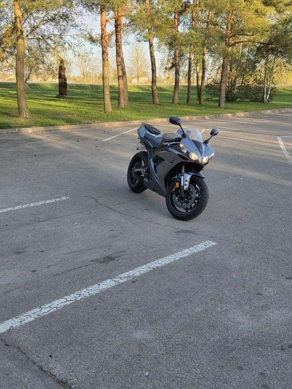 Yamaha R1 2005 Joniškis, ar dzinēja tilpumu 1.00 L un nobraukumu 24 tūkst. km par 3500 €, foto 3 vietnē AUTOMOTO.COM.LV