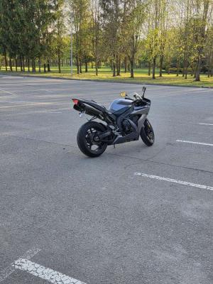Yamaha R1 2005 Joniškis, ar dzinēja tilpumu 1.00 L un nobraukumu 24 tūkst. km par 3500 €, foto 5 vietnē AUTOMOTO.COM.LV