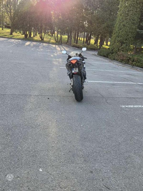 Yamaha R1 2005 Joniškis, ar dzinēja tilpumu 1.00 L un nobraukumu 24 tūkst. km par 3500 €, foto 6 vietnē AUTOMOTO.COM.LV