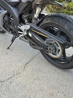 Yamaha R1 2005 Joniškis, ar dzinēja tilpumu 1.00 L un nobraukumu 24 tūkst. km par 3500 €, foto 8 vietnē AUTOMOTO.COM.LV