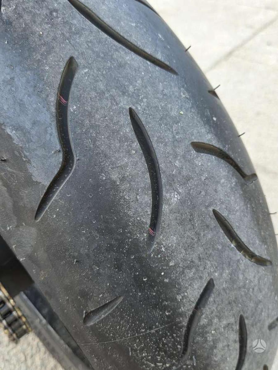 Yamaha R1 2005 Joniškis, ar dzinēja tilpumu 1.00 L un nobraukumu 24 tūkst. km par 3500 €, foto 9 vietnē AUTOMOTO.COM.LV