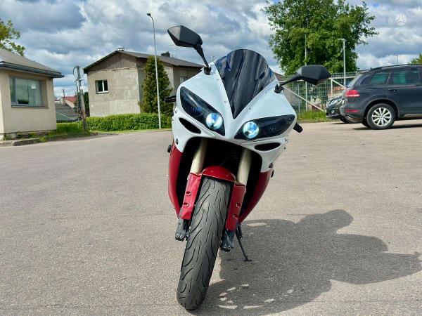 Ямаха R1 2005 в Вильнюс, объемом двигателя 1.00 л и пробегом 70 тыс. км за 4100 €, фото 4 на AUTOMOTO.COM.LV