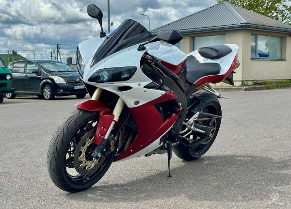 Ямаха R1 2005 в Вильнюс, объемом двигателя 1.00 л и пробегом 70 тыс. км за 4100 €, фото 5 на AUTOMOTO.COM.LV
