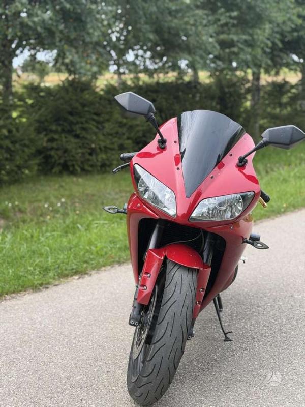 Yamaha R1 2005 Viļņa, ar dzinēja tilpumu 1.00 L un nobraukumu 50 tūkst. km par 3500 €, foto 10 vietnē AUTOMOTO.COM.LV
