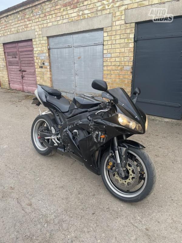 Yamaha R1 2006 Šauļi, ar dzinēja tilpumu 0.00 L un nobraukumu 0 tūkst. km par 4500 €, foto 1 vietnē AUTOMOTO.COM.LV