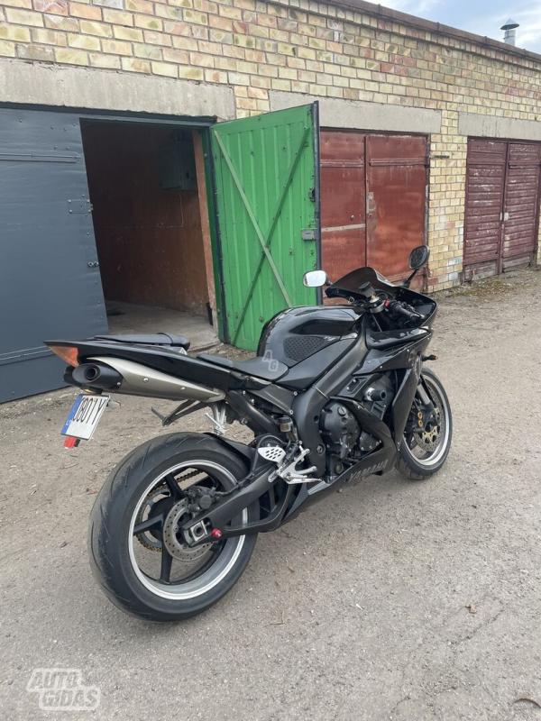 Yamaha R1 2006 Šauļi, ar dzinēja tilpumu 0.00 L un nobraukumu 0 tūkst. km par 4500 €, foto 2 vietnē AUTOMOTO.COM.LV