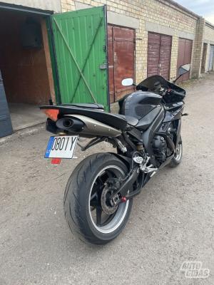 Yamaha R1 2006 Šauļi, ar dzinēja tilpumu 0.00 L un nobraukumu 0 tūkst. km par 4500 €, foto 5 vietnē AUTOMOTO.COM.LV