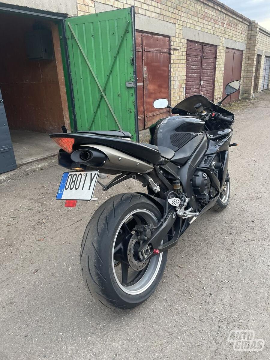 Yamaha R1 2006 Šauļi, ar dzinēja tilpumu 0.00 L un nobraukumu 0 tūkst. km par 4500 €, foto 5 vietnē AUTOMOTO.COM.LV