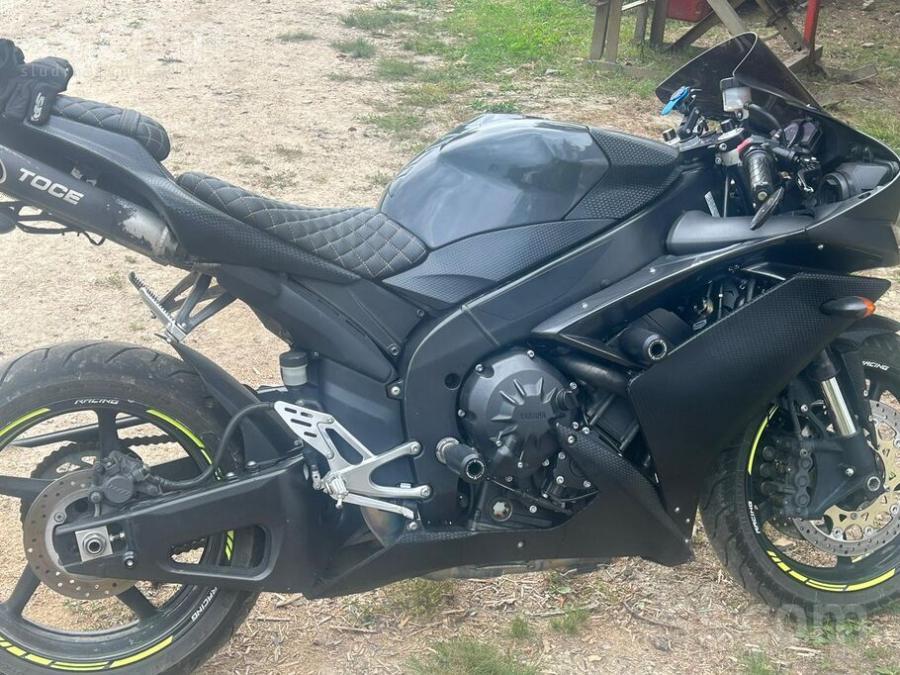 Yamaha R1 2007 in Preili, with an engine capacity of 1.00 L and mileage of 0 thousand km for 4600 €, photo 4 on AUTOMOTO.COM.LV