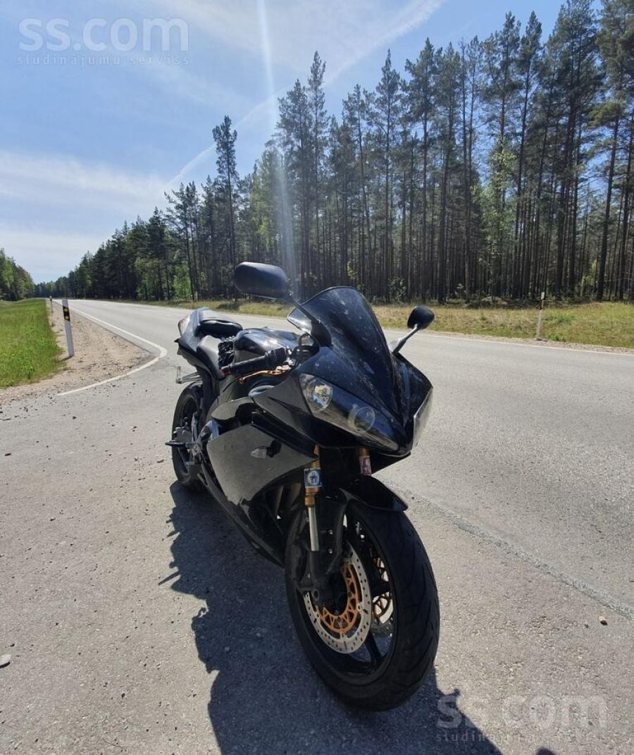 Yamaha R1 2007 Rīga, ar dzinēja tilpumu 1.00 L un nobraukumu 0 tūkst. km par 4699 €, foto 2 vietnē AUTOMOTO.COM.LV