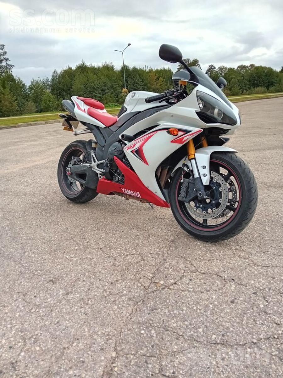 Yamaha R1 2007 in Preili, with an engine capacity of 1.00 L and mileage of 0 thousand km for 5200 €, photo 1 on AUTOMOTO.COM.LV