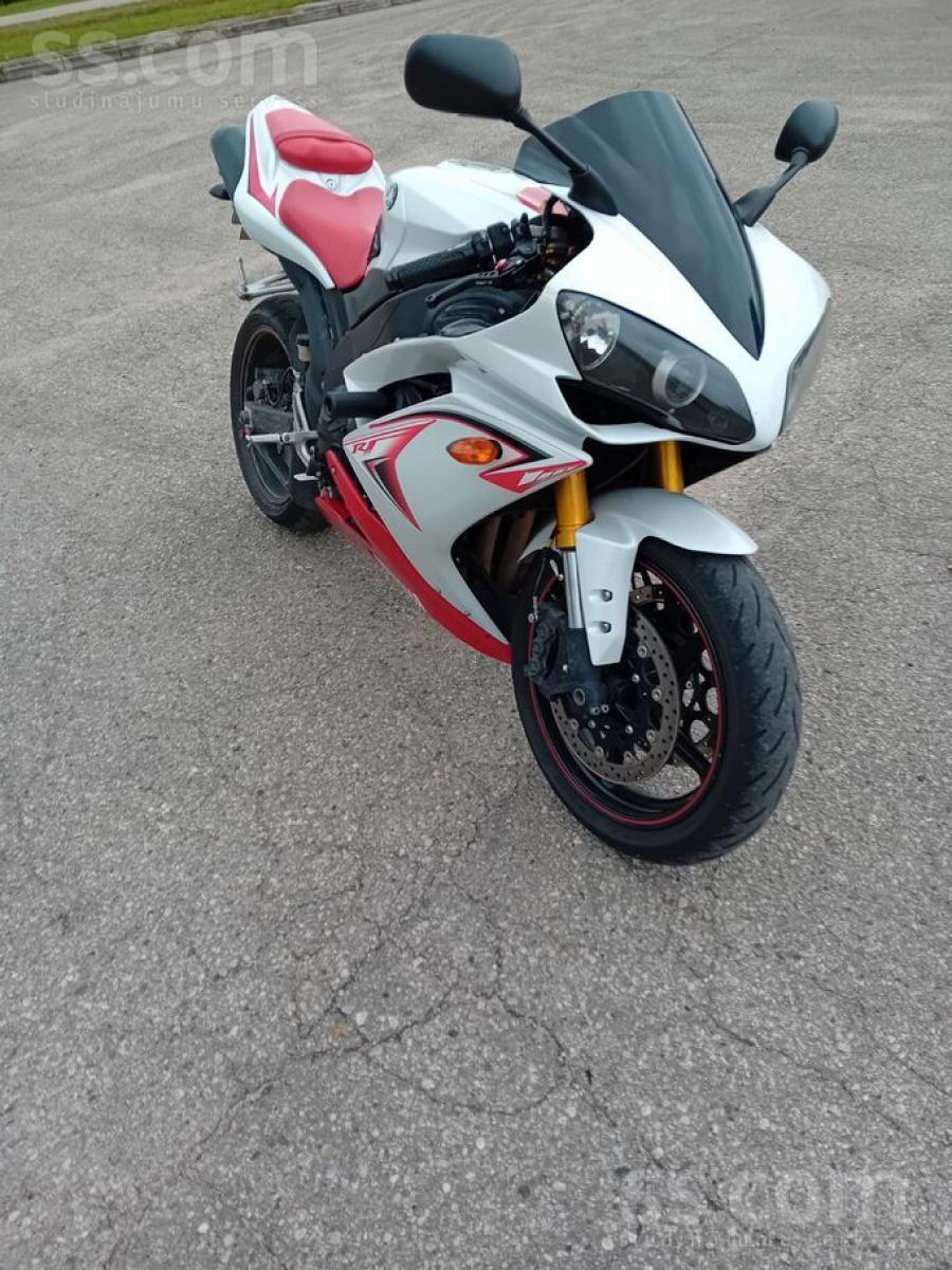Yamaha R1 2007 in Preili, with an engine capacity of 1.00 L and mileage of 0 thousand km for 5200 €, photo 7 on AUTOMOTO.COM.LV