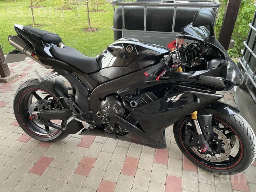 Yamaha R1 2007 Saldus, ar dzinēja tilpumu 1.00 L un nobraukumu 0 tūkst. km par 6300 €, foto 1 vietnē AUTOMOTO.COM.LV