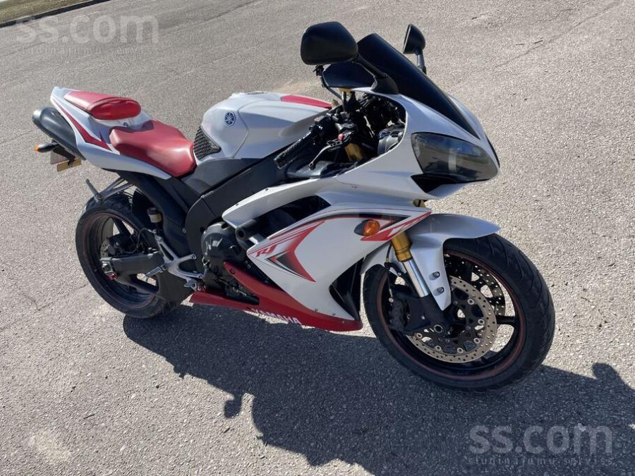 Yamaha R1 2007 Preiļi, ar dzinēja tilpumu 1.00 L un nobraukumu 0 tūkst. km par 5300 €, foto 1 vietnē AUTOMOTO.COM.LV
