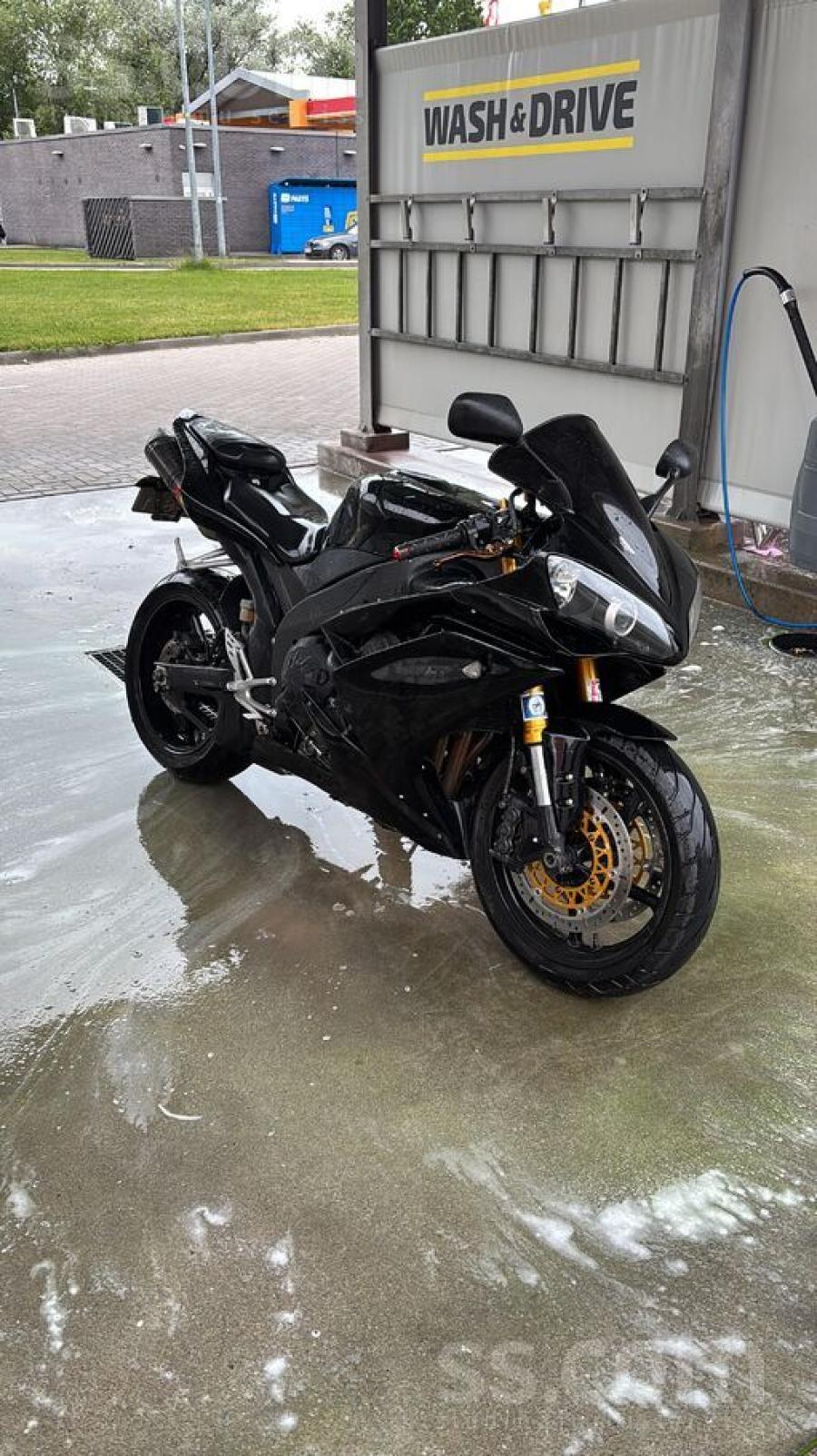 Ямаха R1 2007 в Рига, объемом двигателя 1.00 л и пробегом 0 тыс. км за 5500 €, фото 1 на AUTOMOTO.COM.LV