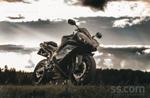 Yamaha R1 2007 in Riga, with an engine capacity of 1.00 L and mileage of 0 thousand km for 6400 €, photo 3 on AUTOMOTO.COM.LV