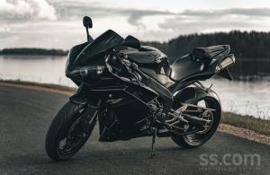 Yamaha R1 2007 in Riga, with an engine capacity of 1.00 L and mileage of 0 thousand km for 6400 €, photo 4 on AUTOMOTO.COM.LV