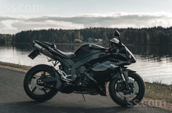 Yamaha R1 2007 Rīga, ar dzinēja tilpumu 1.00 L un nobraukumu 0 tūkst. km par 6400 €, foto 4 vietnē AUTOMOTO.COM.LV