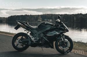Yamaha R1 2007 in Riga, with an engine capacity of 1.00 L and mileage of 0 thousand km for 6400 €, photo 5 on AUTOMOTO.COM.LV