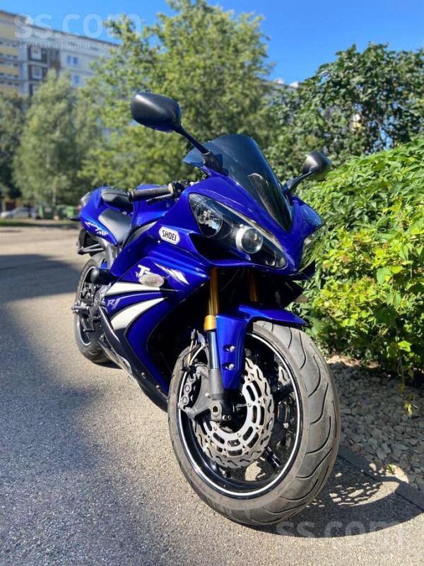 Ямаха R1 2007 в Рига, объемом двигателя 1.00 л и пробегом 0 тыс. км за 5100 €, фото 3 на AUTOMOTO.COM.LV
