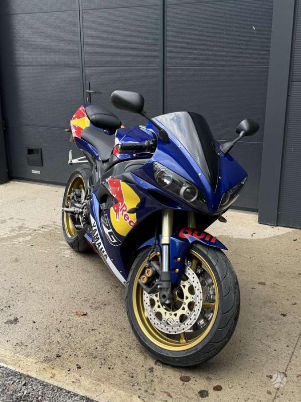 Yamaha R1 2007 Viļņa, ar dzinēja tilpumu 1.00 L un nobraukumu 54 tūkst. km par 5300 €, foto 2 vietnē AUTOMOTO.COM.LV
