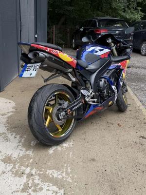 Yamaha R1 2007 in Vilnius, with an engine capacity of 1.00 L and mileage of 54 thousand km for 5300 €, photo 4 on AUTOMOTO.COM.LV