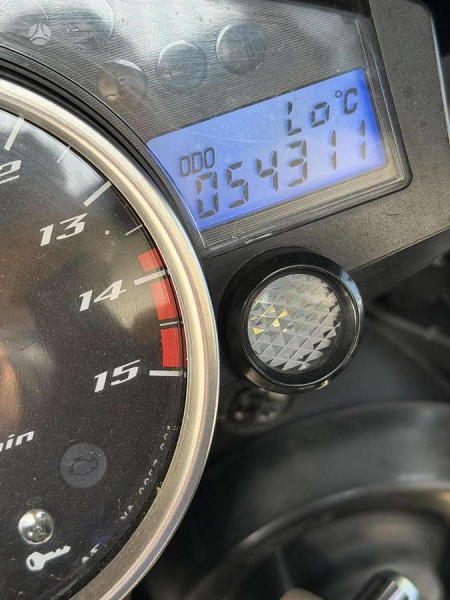 Yamaha R1 2007 in Vilnius, with an engine capacity of 1.00 L and mileage of 54 thousand km for 5300 €, photo 7 on AUTOMOTO.COM.LV